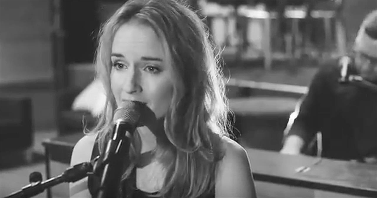 Beautiful Cover Of 'Fear Is A Liar' From Zach Williams