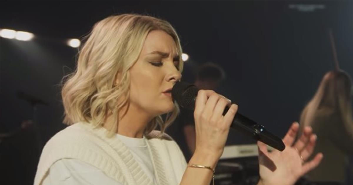 'Standing In Miracles' Emmy Rose Worship Performance - Christian Music ...