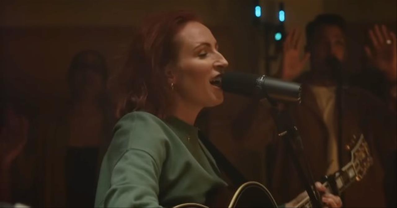 ‘Give Thanks, Thank You Jesus’ Hannah Hobbs - Christian Music Videos