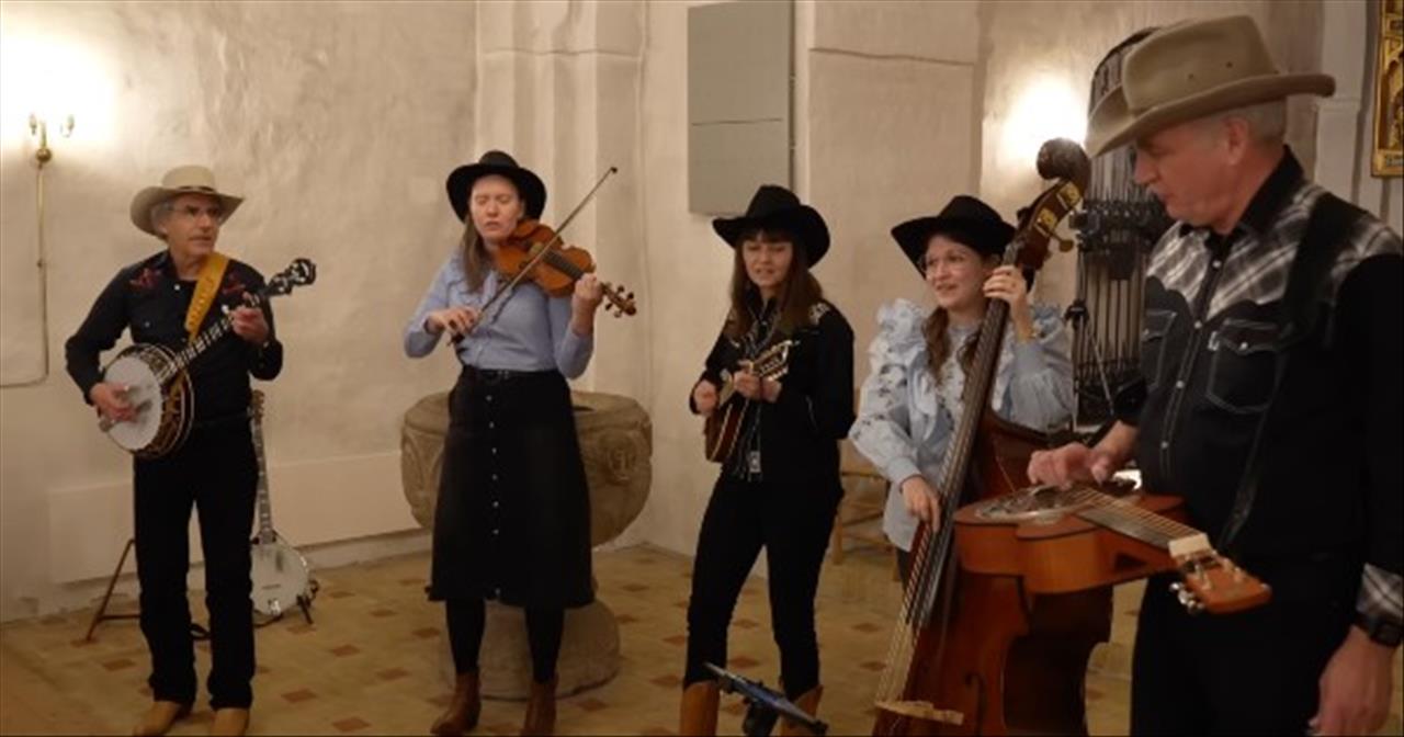 ‘Will The Circle Be Unbroken’ The Critter Family Bluegrass Band