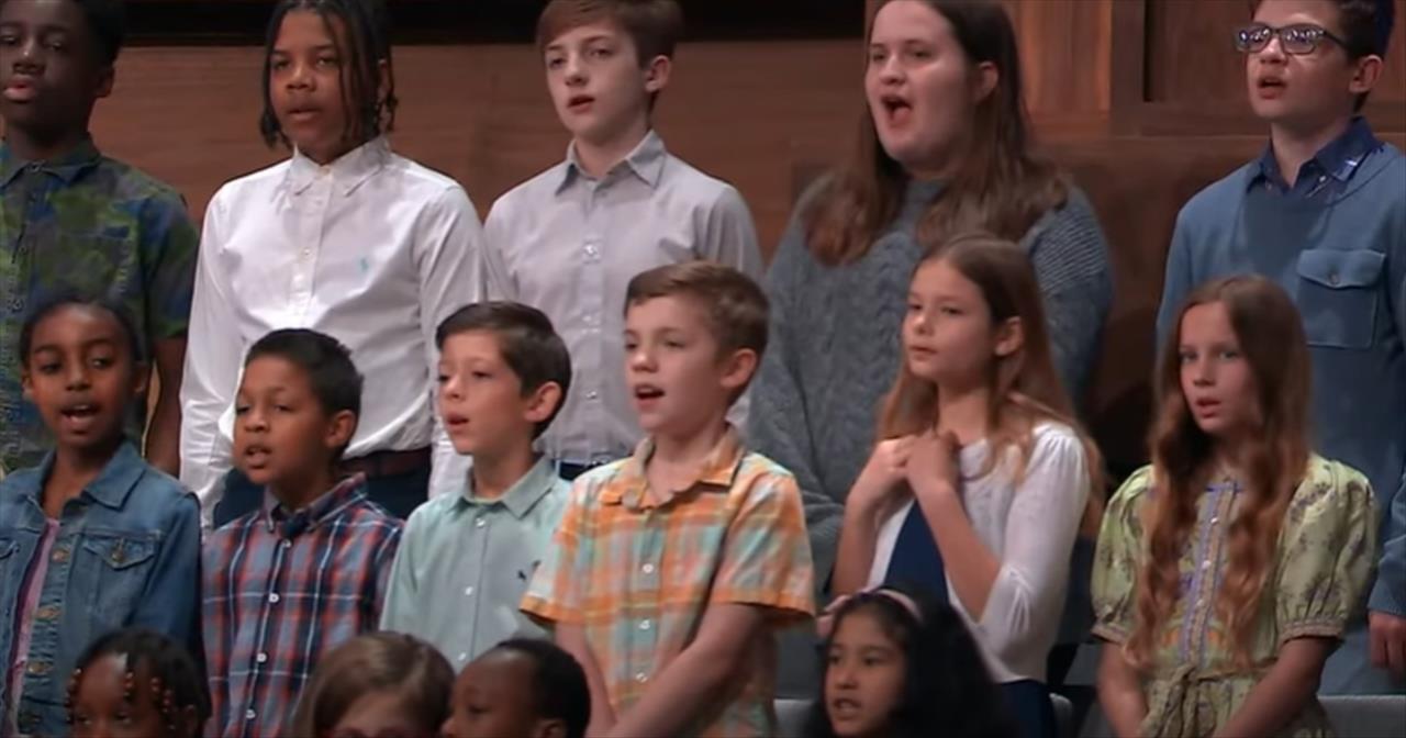 Children's Choir Wows with Soul-Stirring ‘Amazing Love’ Rendition
