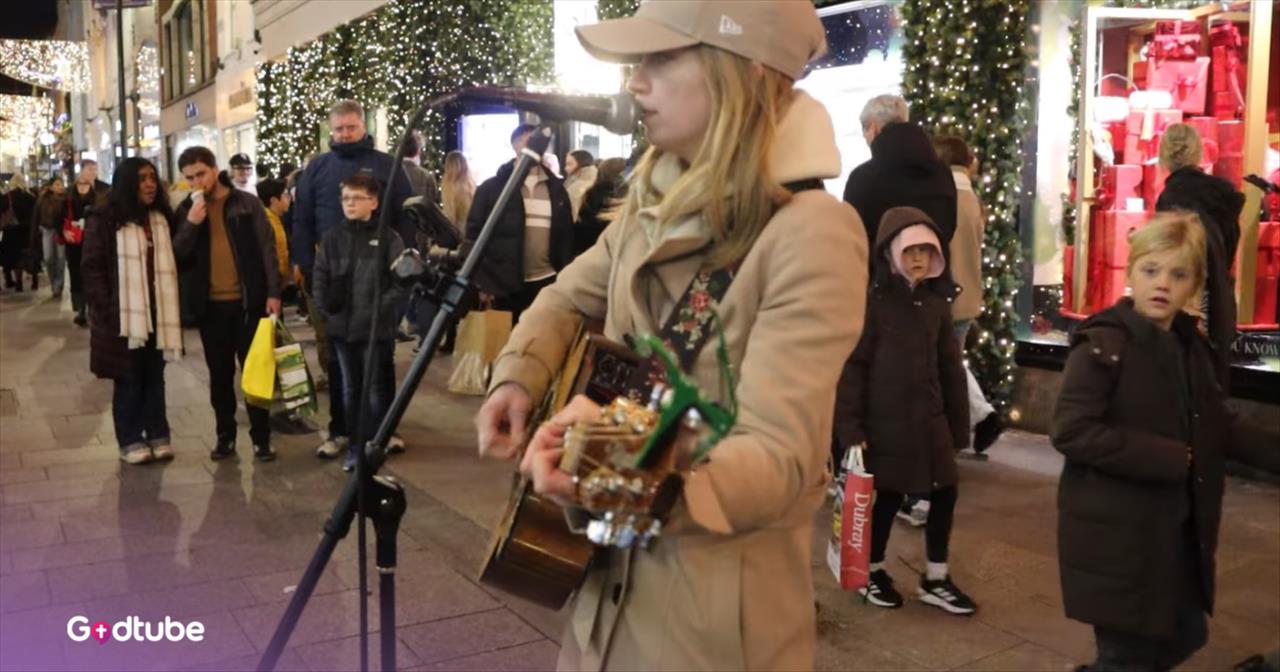 Busker Nails the Beatles’ Classic ‘Twist and Shout’