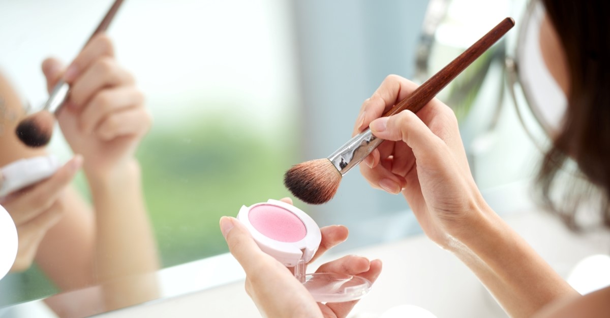 What Does the Bible Say about Wearing Makeup? | Christianity.com