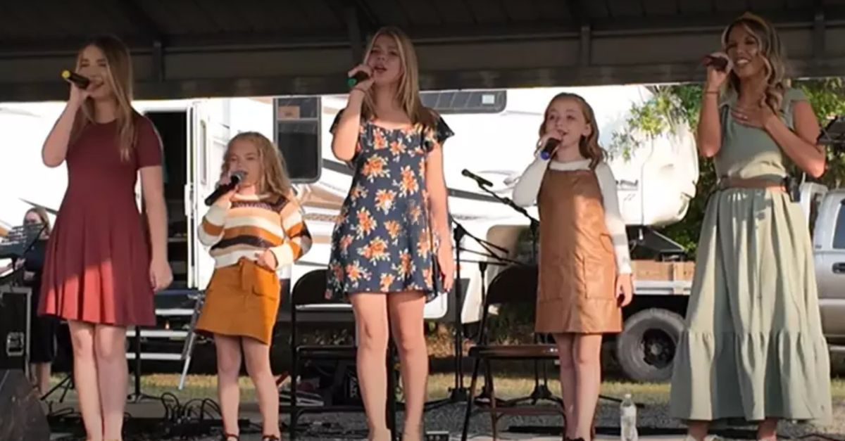 The Detty Sisters’ Stunning Live ‘Holy Water’ Performance | iBelieve.com