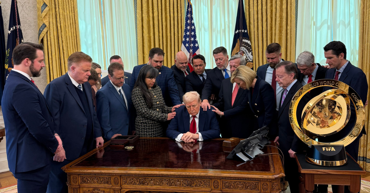 White House Faith Office Kicks Off with Prayer Circle around President ...